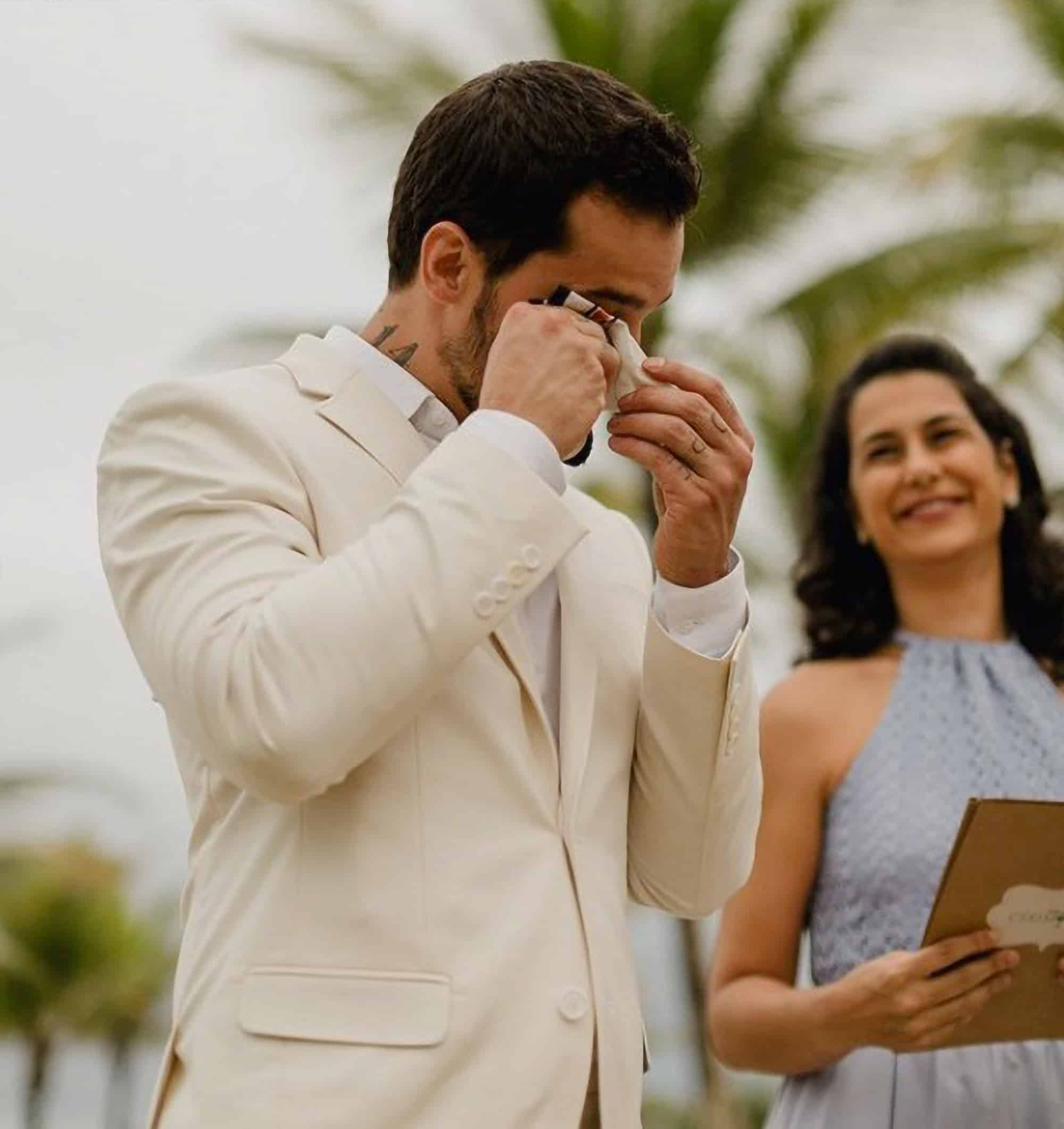 Man Marries Himself In ‘Sologamist’ Ceremony After Fiancee Calls Off ...