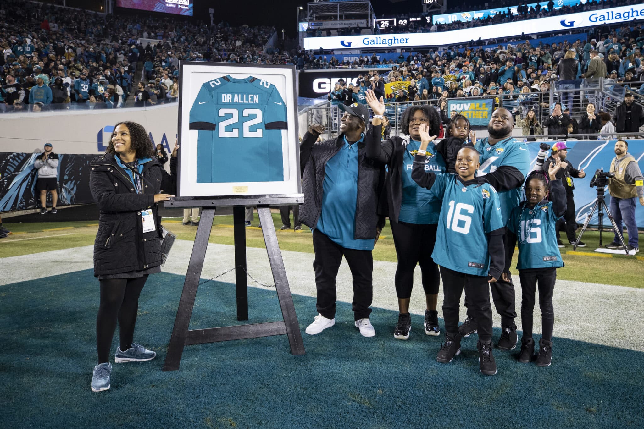 Dr. Kim Allen Receives Inaugural Duval Diversity Playmaker Award - Free ...